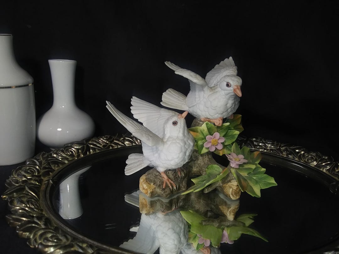 Lefton Porcelain Figurine of 2 White Doves With Open Wings. #03831 ...
