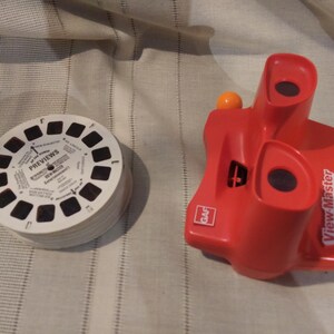 Vintage Red Viewmaster Toy With Large Selection of 34 Reels. 6 Million ...