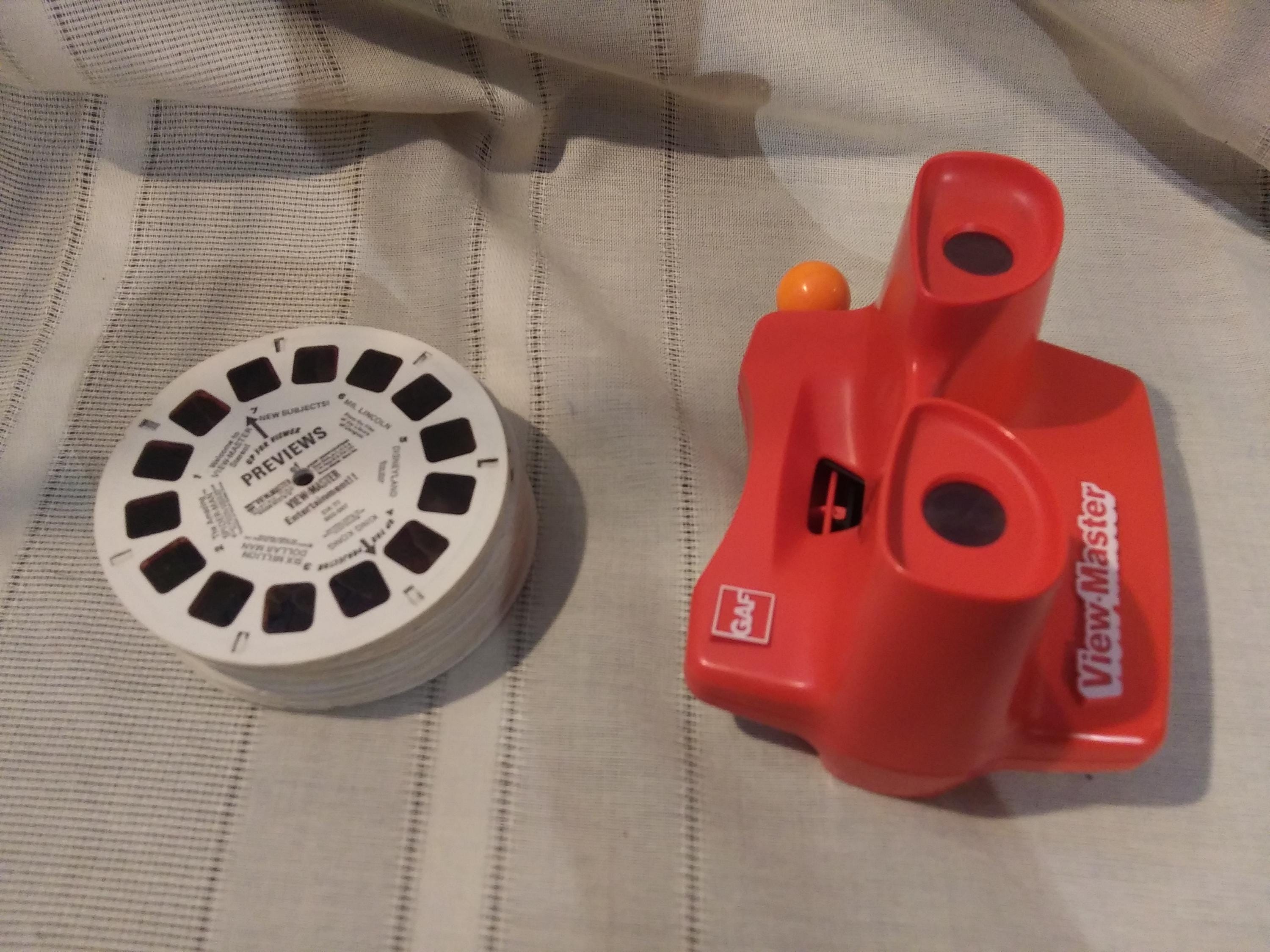 Vintage Red Viewmaster Toy With Large Selection of 34 Reels. 6 Million ...
