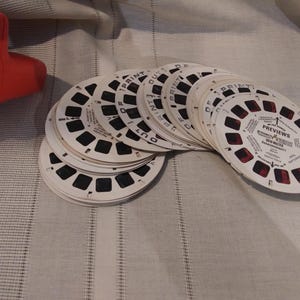 Vintage Red Viewmaster Toy With Large Selection of 34 Reels. 6 Million ...