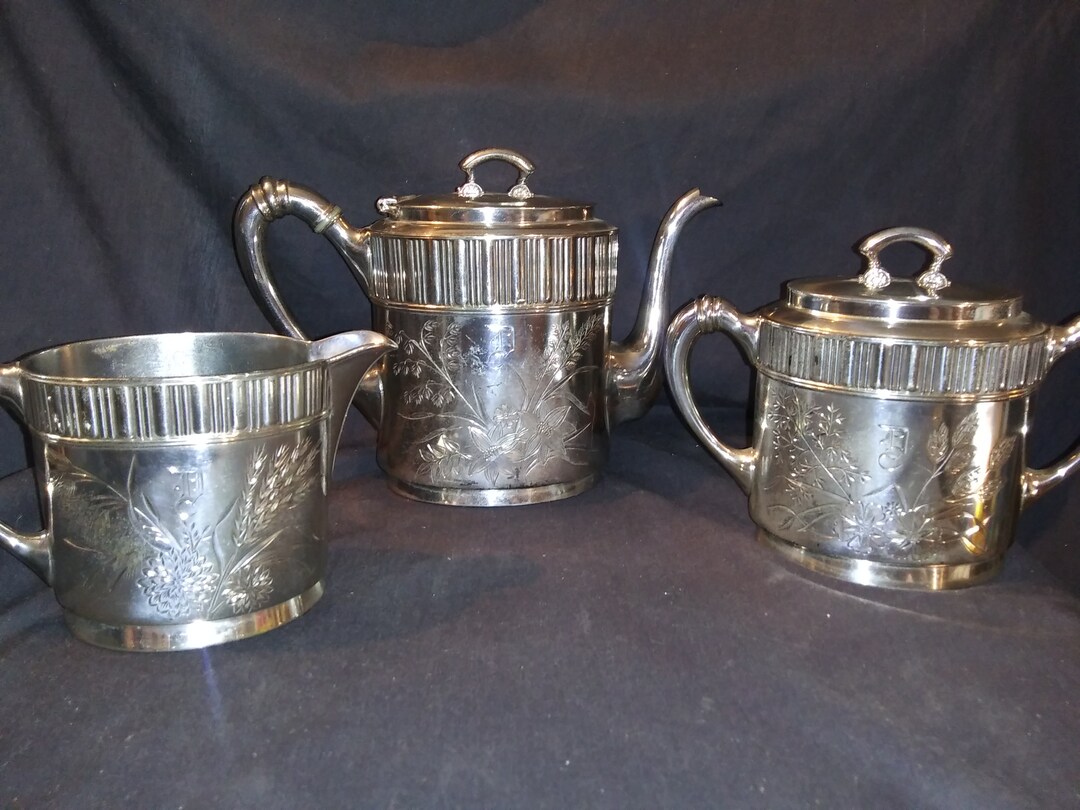 Meriden B Quadruple Plated Silver Teapot, Cream, and Sugar Set ...