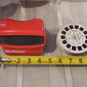 Vintage Red Viewmaster Toy With Large Selection of 34 Reels. 6 Million ...