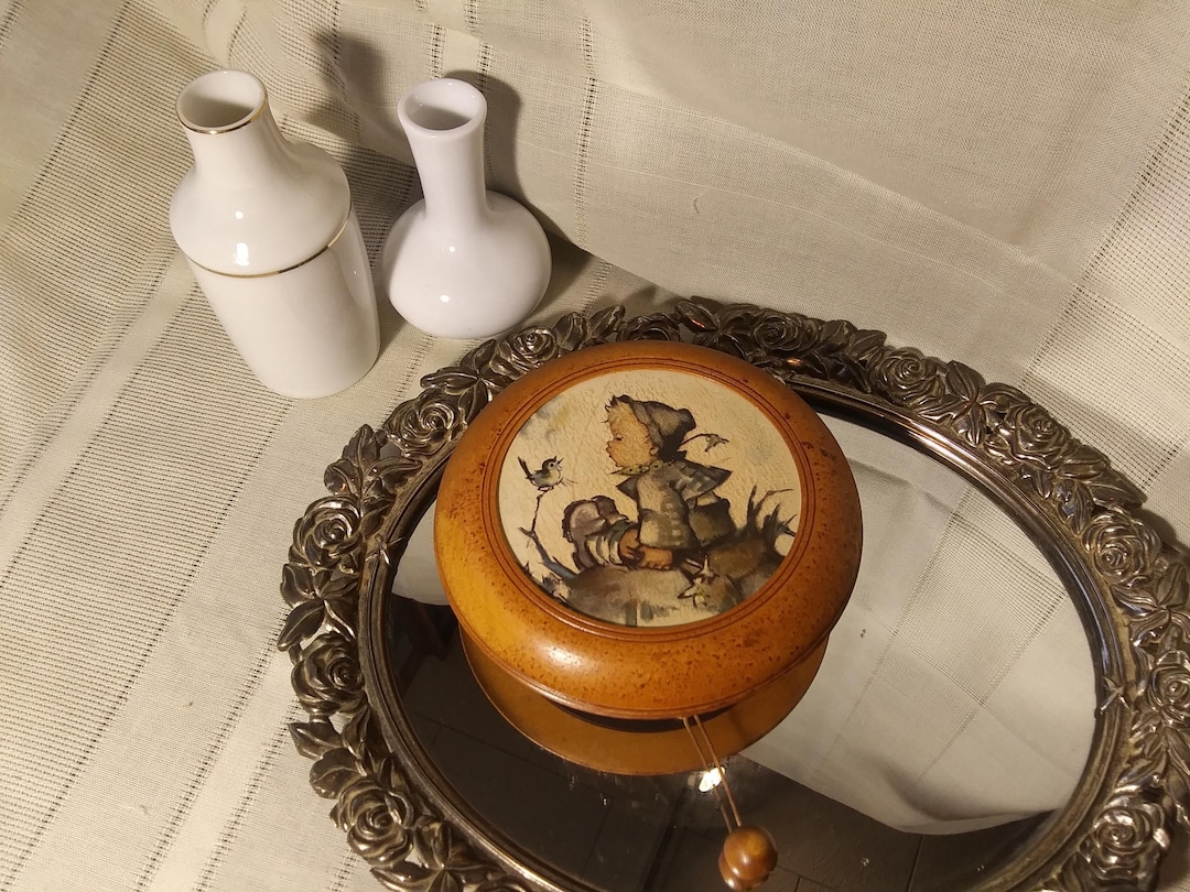 Vintage Hummel Round Wall-hanging Pull String Music Box. Free Shipping ...