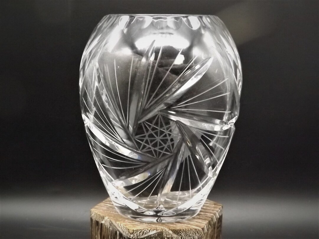 Classic Crystal Vase With Pinwheel Design. Excellent Condition - Etsy