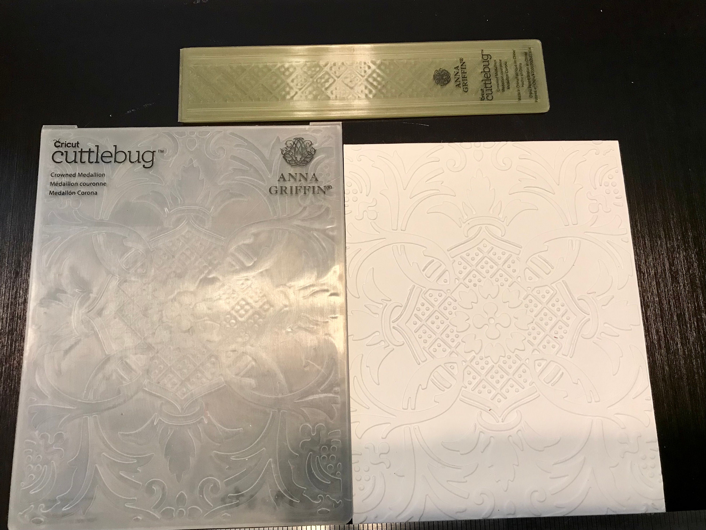 Anna Griffin/cuttlebug A-2 Embossing Folder With Border - Etsy