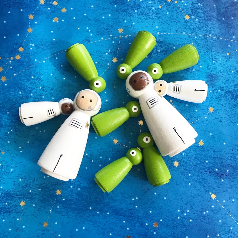 Space Set of 10 Astronaut and Alien Peg Doll Set Pretend - Etsy