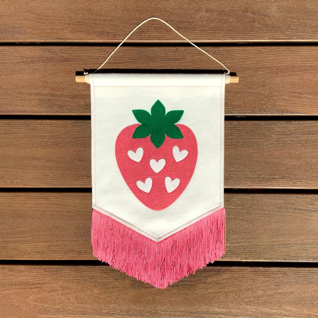 Strawberry (rouge) Felt Handmade Banner With Fringe, 12" X 18" - Etsy