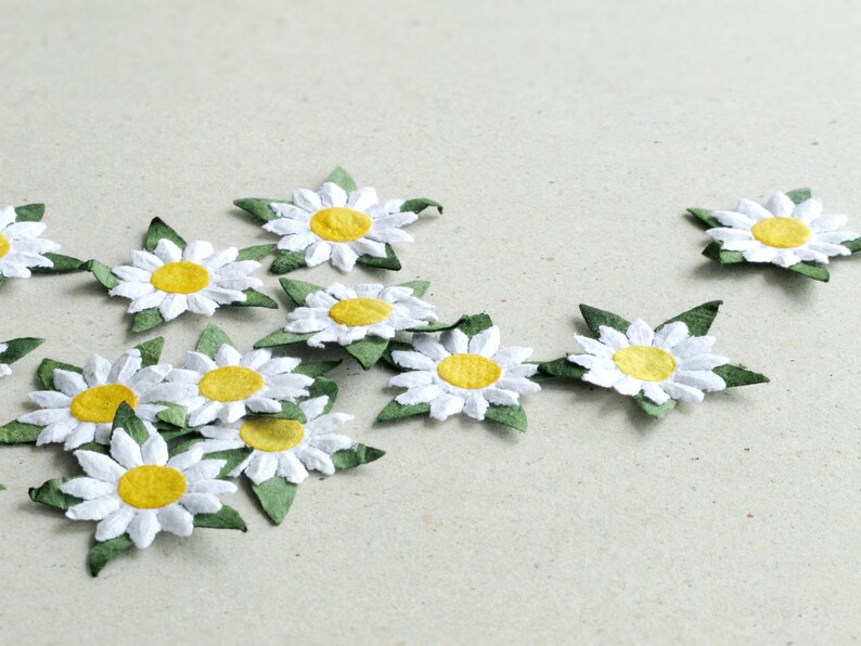 25mm White Die Cut Daisy 20 Flat Paper Flower With Yellow | Etsy