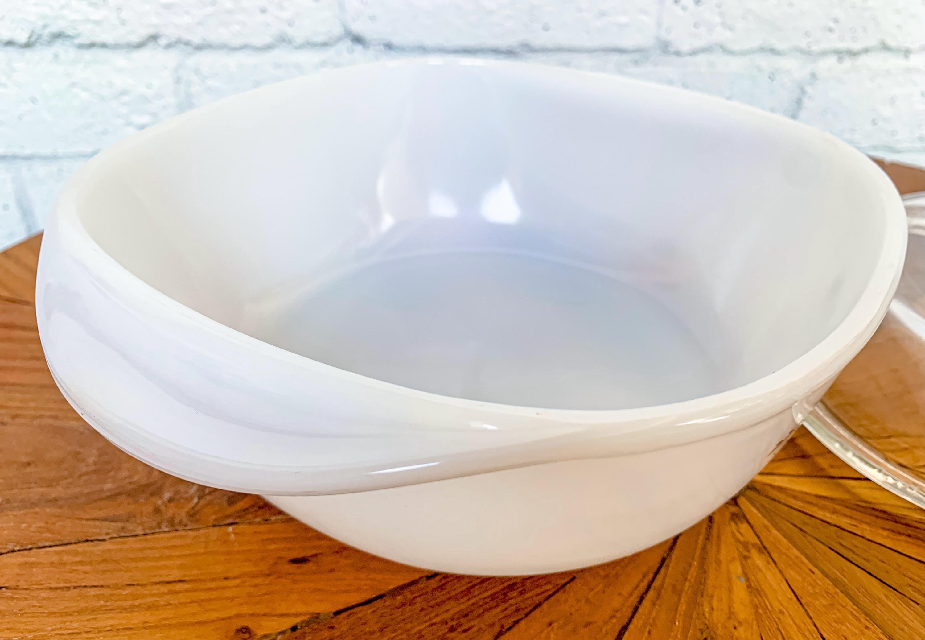 Vintage Dynaware Pyr-o-rey Termocrisa Milk Glass Covered Casserole - 2. ...