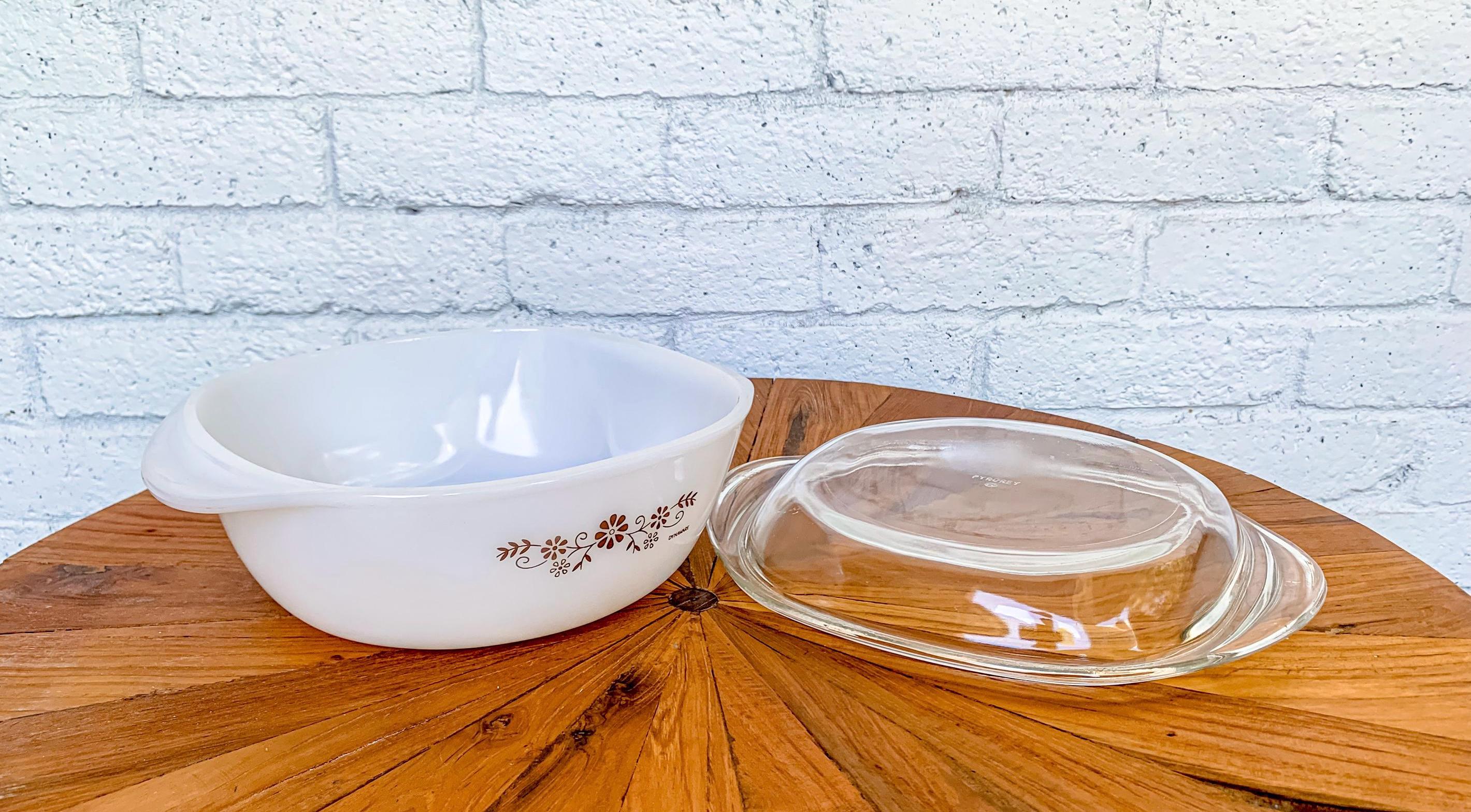 Vintage Dynaware Pyr-o-rey Termocrisa Milk Glass Covered Casserole - 2. ...