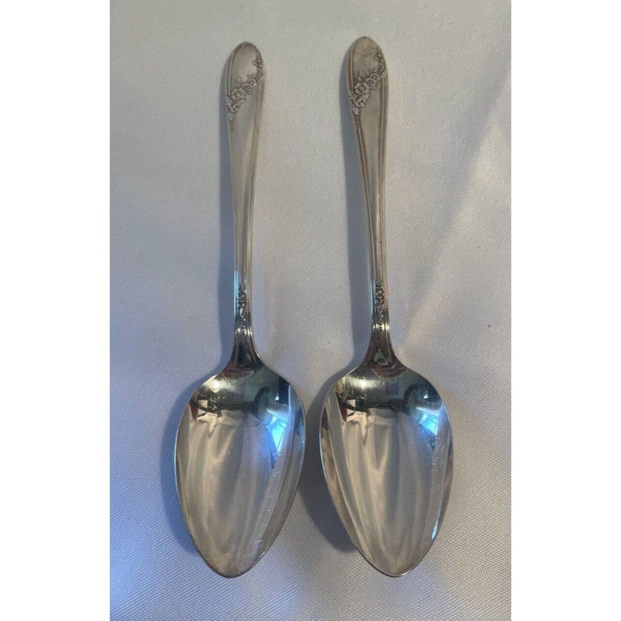 Queen Bess II Oval Soup Spoons (2) Tudor Plate Oneida Silverplate 1946 ...