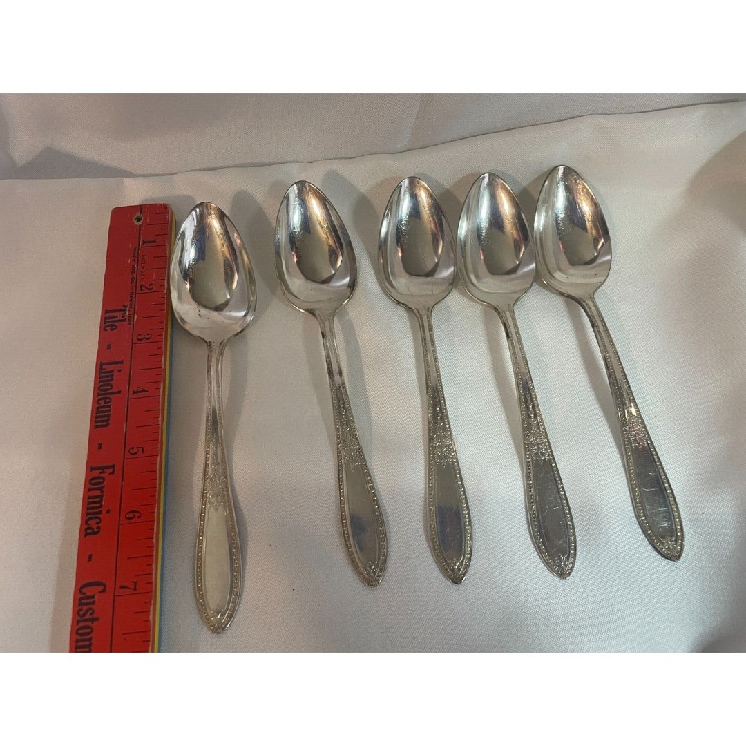 5 Oval Soup Spoons Wm Rogers TRIUMPH Silver Plate Silverware Flatware ...
