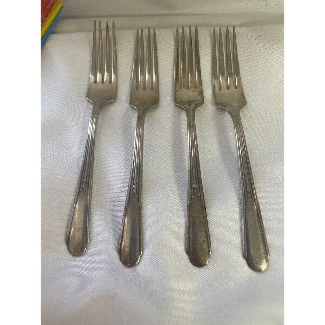 4 Vintage Fairfield Silverplate Tulip Pattern Silverplate Dinner Forks ...