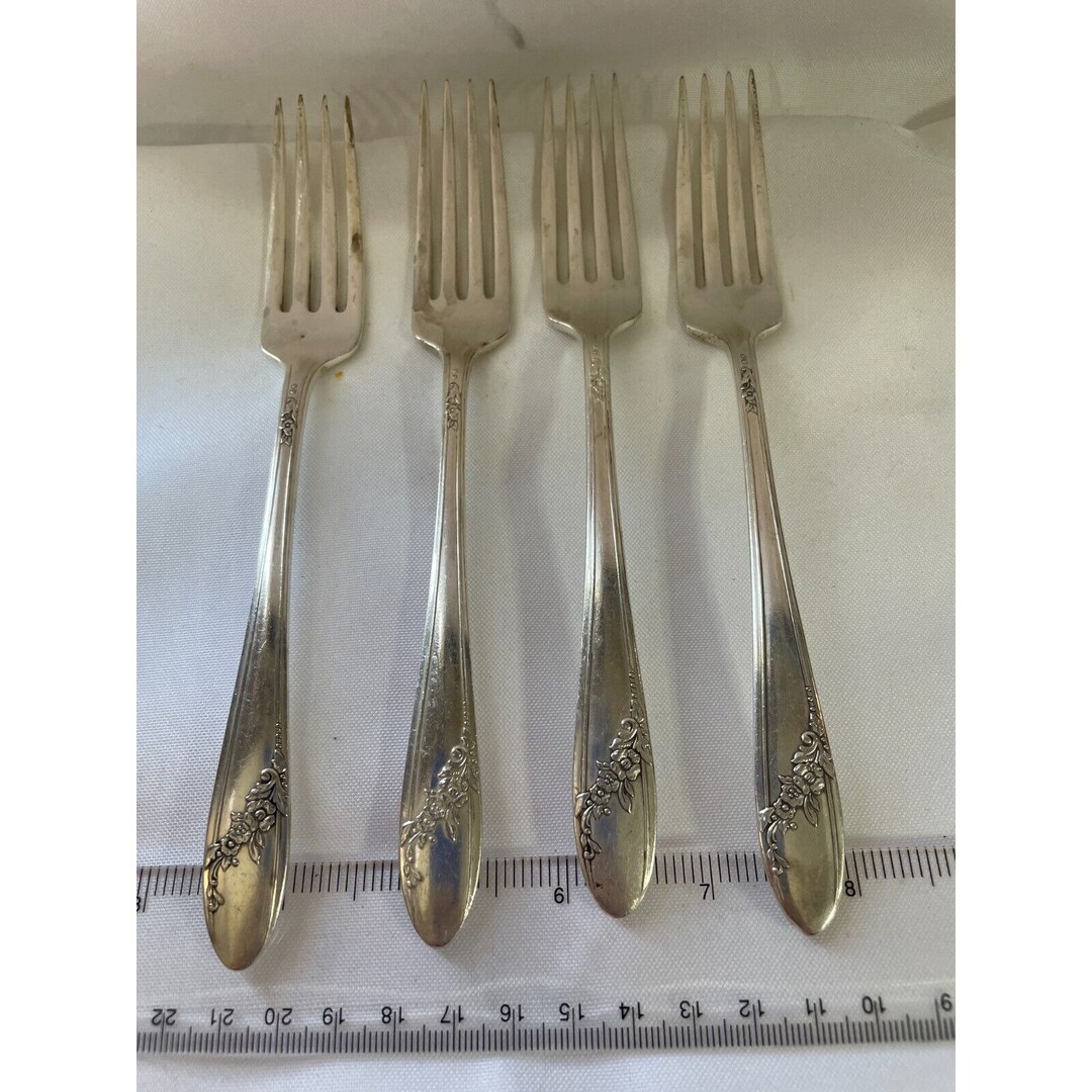Vintage Oneida QUEEN BESS II Tudor Silver Plate Community Dinner Forks ...