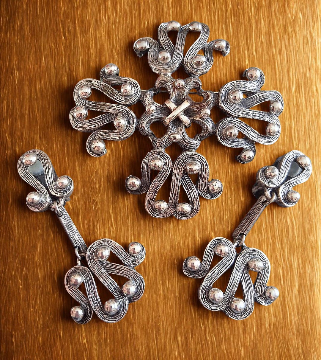 Vintage Tortolani Silver-tone Scroll Brooch & Dangle Earrings Set ...
