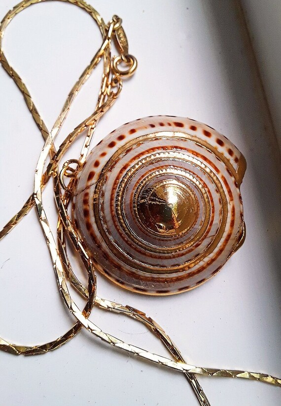vintage sea shell gold - Gem