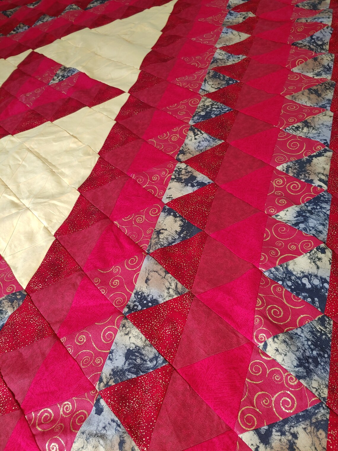 Red Triforce Quilt - Etsy
