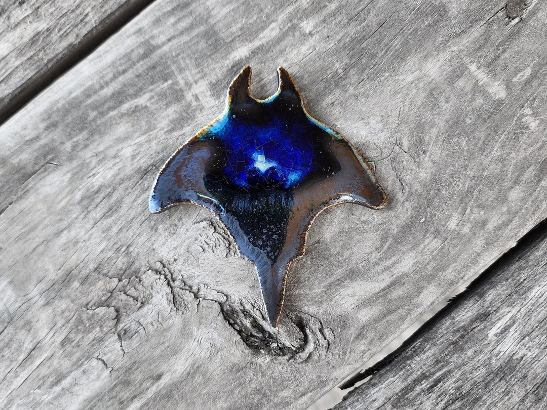 Handmade Geode Manta Ray Magnet - Etsy