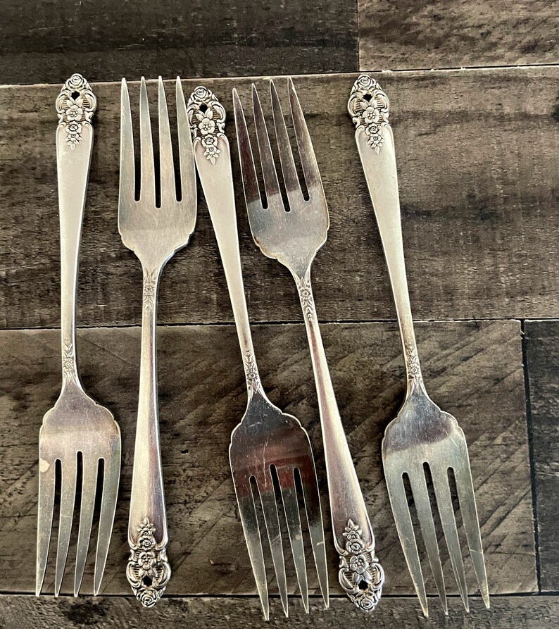 Oneida Silverplate DISTINCTION Pattern Prestige Plate by Oneida 1951 ...