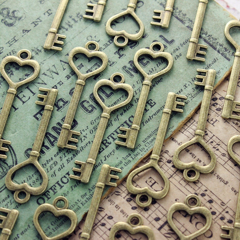 CLEARANCE 40 Pcs Brass Heart Skeleton Key Charm Double Sized Steampunk ...