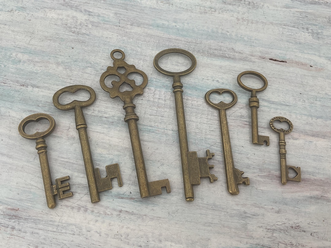 Set of 28 Vintage Old Look Master Keys Collection Antiqued Brass Double ...