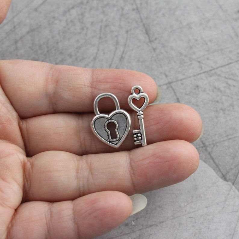 5 Set Antique Silver Vintage Style Heart Lock & Key Charms | Etsy