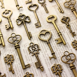 50 Heart Skeleton Key Collection Antiqued Brass Wedding Key Wholesale ...