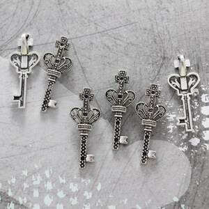 10 Pcs Antique Silver Skeleton Key Charm Cross Heart Keys - Etsy