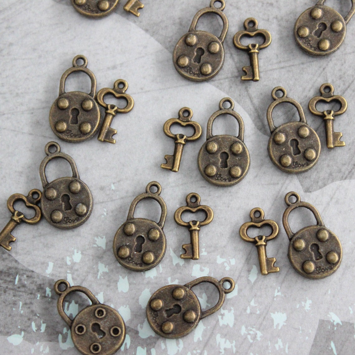 5 Sets Antique Brass Tiny Lock & Key Charms Vintage Style Lock - Etsy