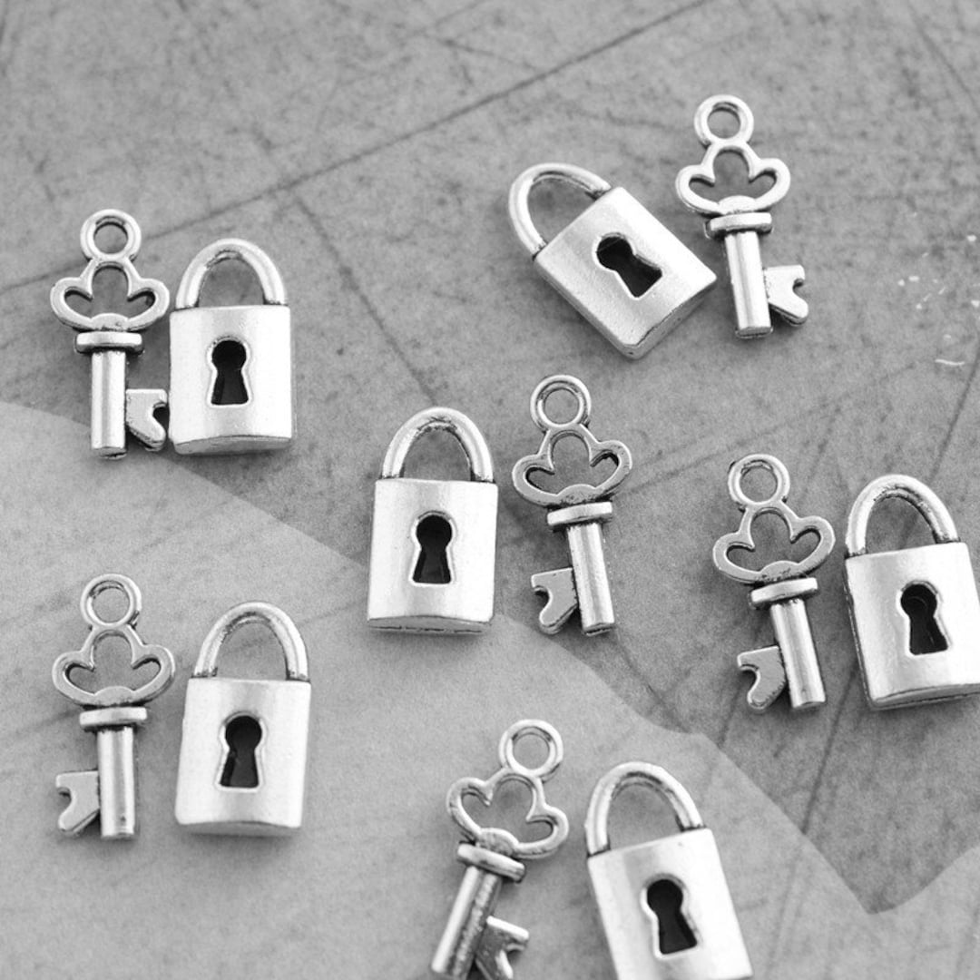 5 Set Antique Silver Vintage Style Tiny Lock & Key Charms - Etsy