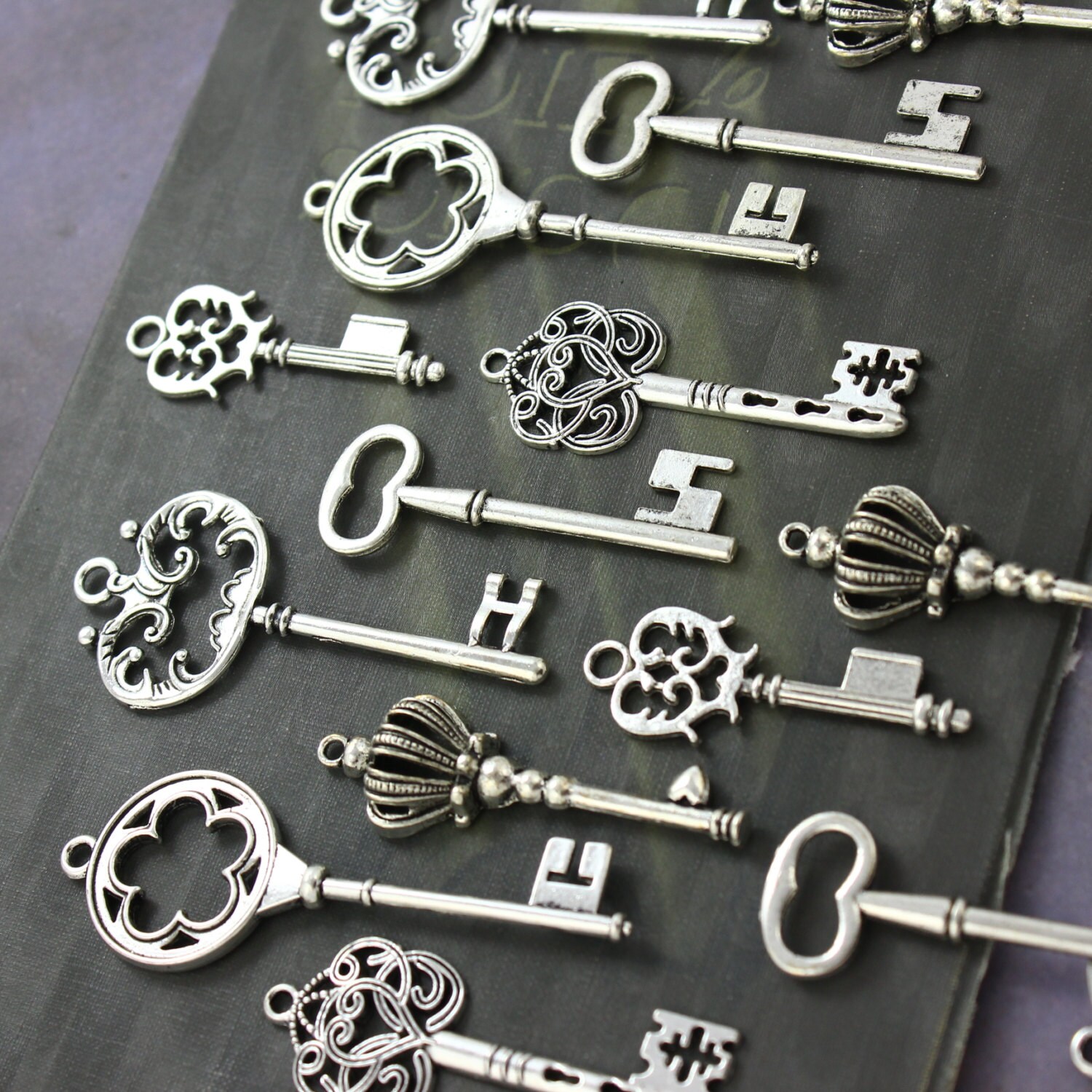 18 Vintage Style Skeleton Key Collection Antiqued Silver Alice - Etsy