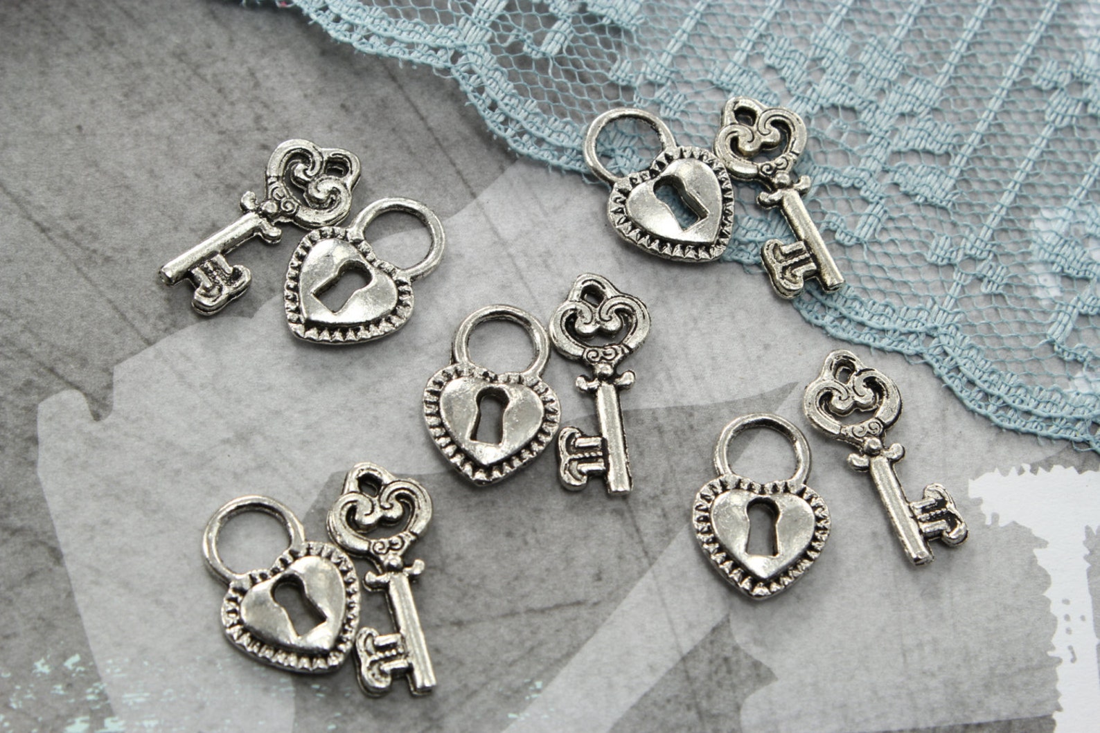 5 Set Antique Silver Vintage Style Small Lock & Key Charms - Etsy