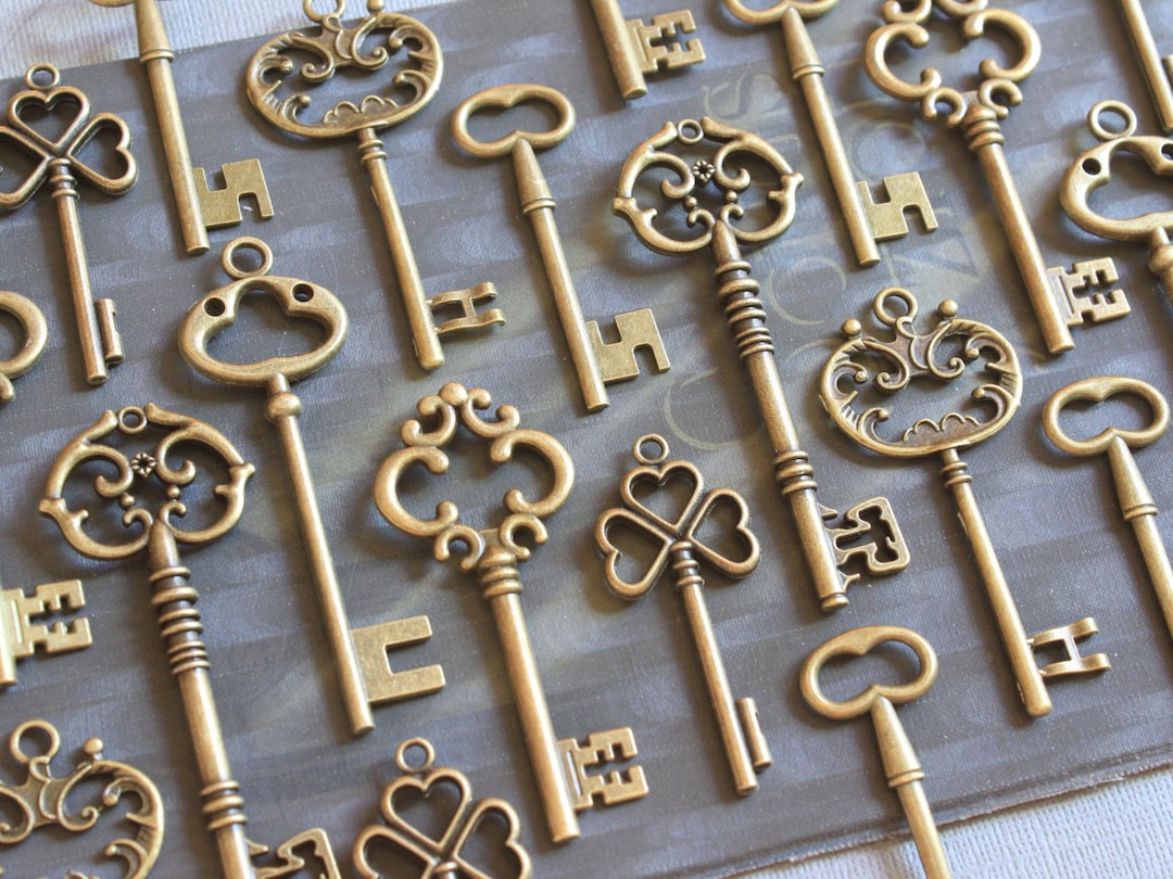 30 Vintage Style Skeleton Key Collection Antiqued Bronze Alice in ...
