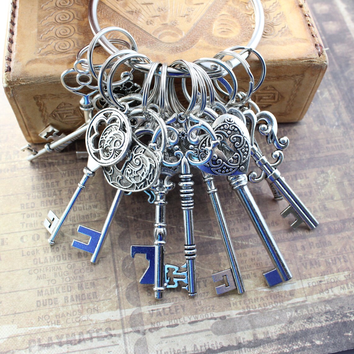 Set of 12 Large Skeleton Keys With 4 Locks on A Big Ring - Etsy