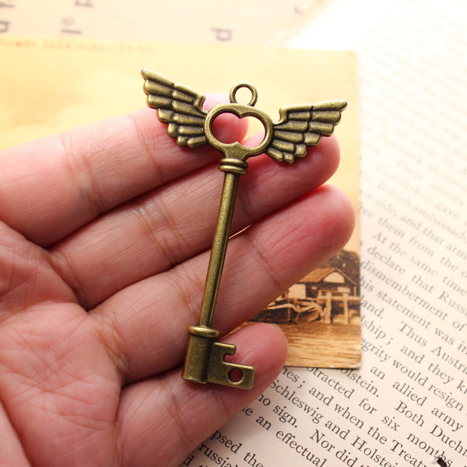 10 Angel Wing Keys Double Sided Antique Brass Steampunk - Etsy