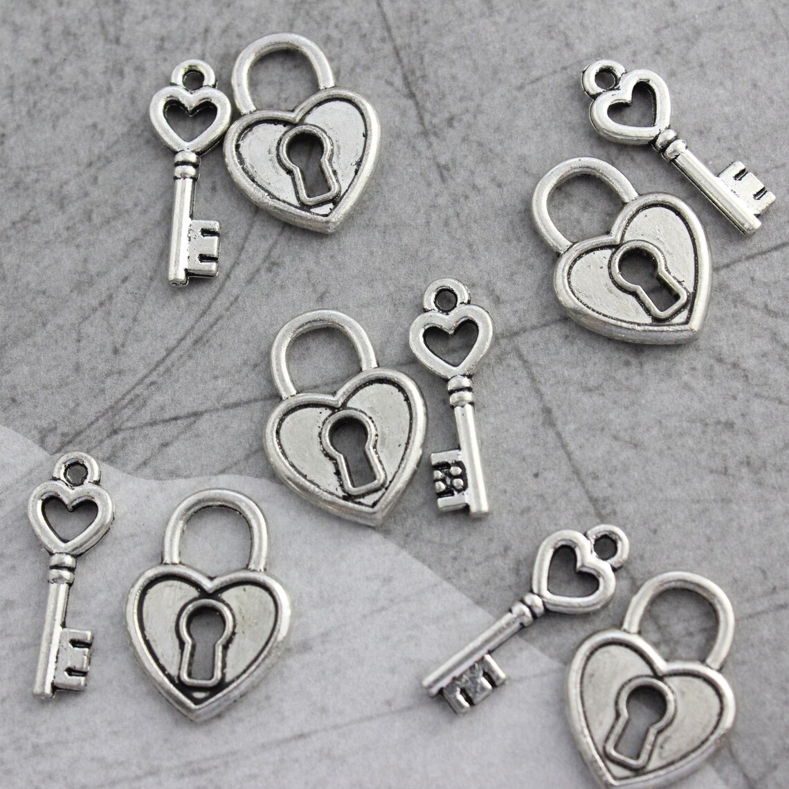 5 Set Antique Silver Vintage Style Heart Lock & Key Charms - Etsy