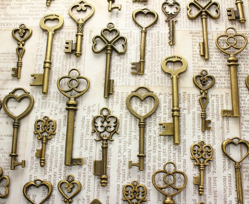 50 Heart Skeleton Key Collection Antiqued Brass Wedding Key Wholesale ...