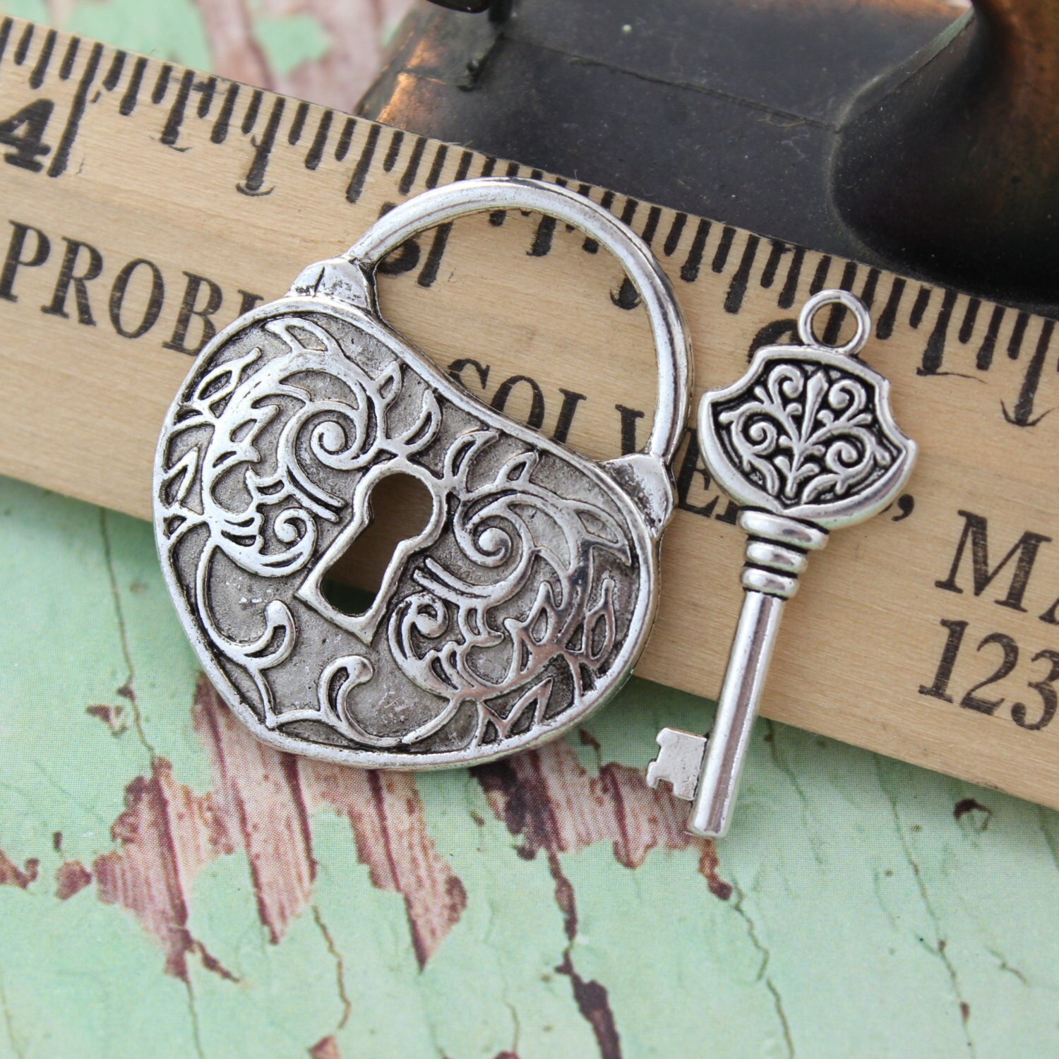 2 Sets Large Victorian Style Heart Lock & Key Charms Antique - Etsy