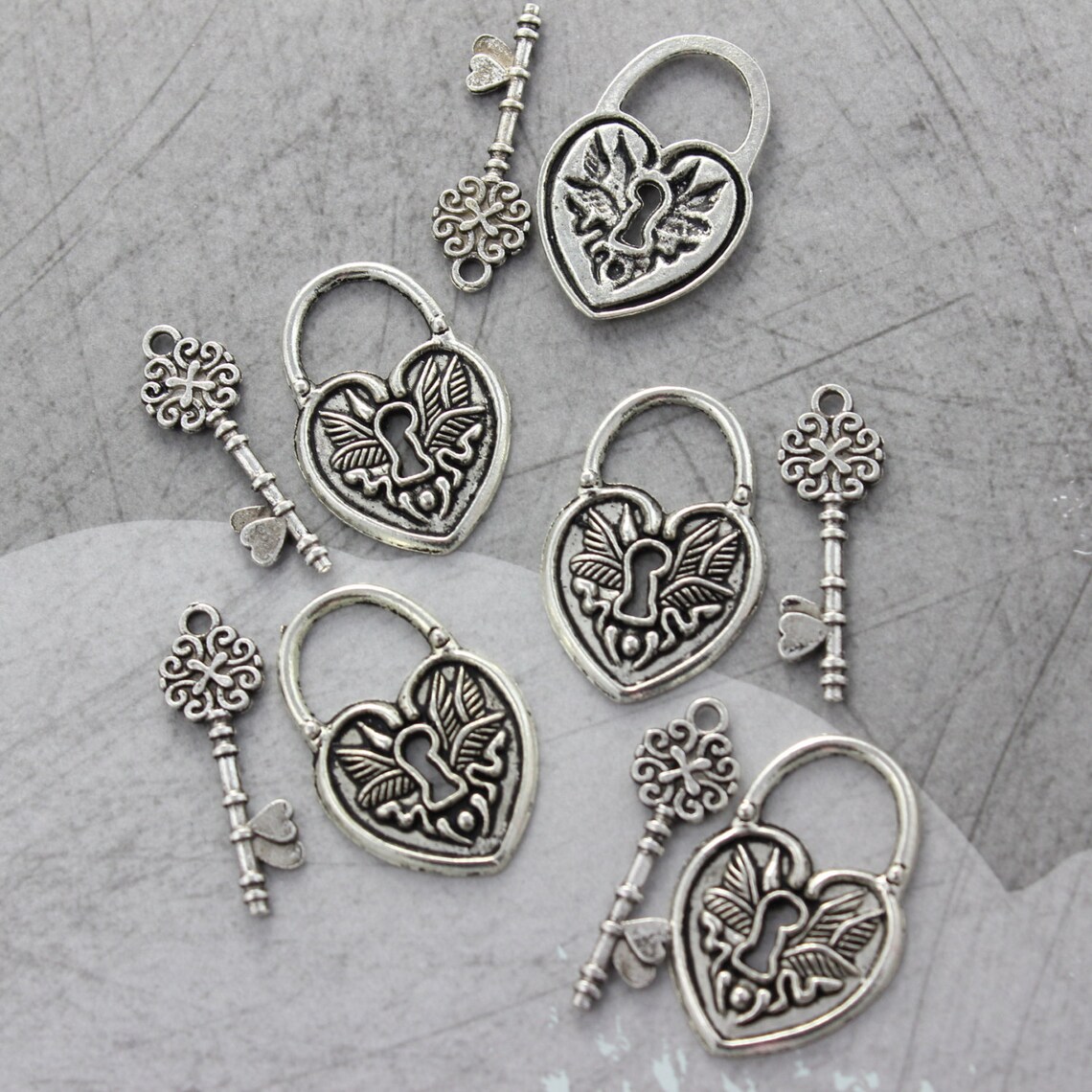 5 Set Antique Silver Vintage Style Lock & Key Charms - Etsy