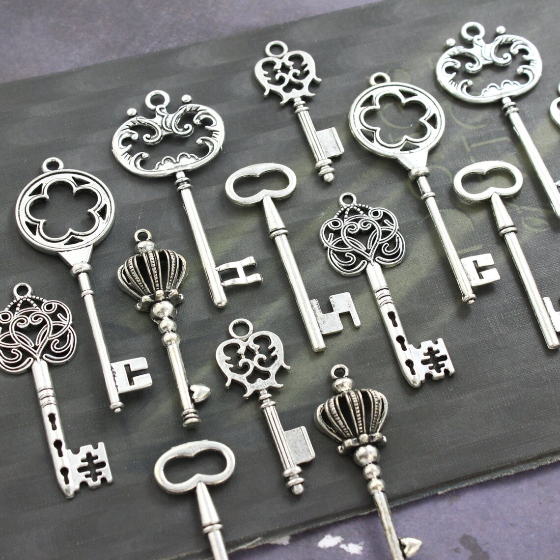18 Vintage Style Skeleton Key Collection Antiqued Silver Alice | Etsy