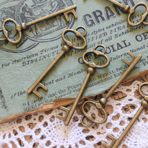 Antique Brass Double Sided Heart Skeleton Key Charm Steampunk - Etsy