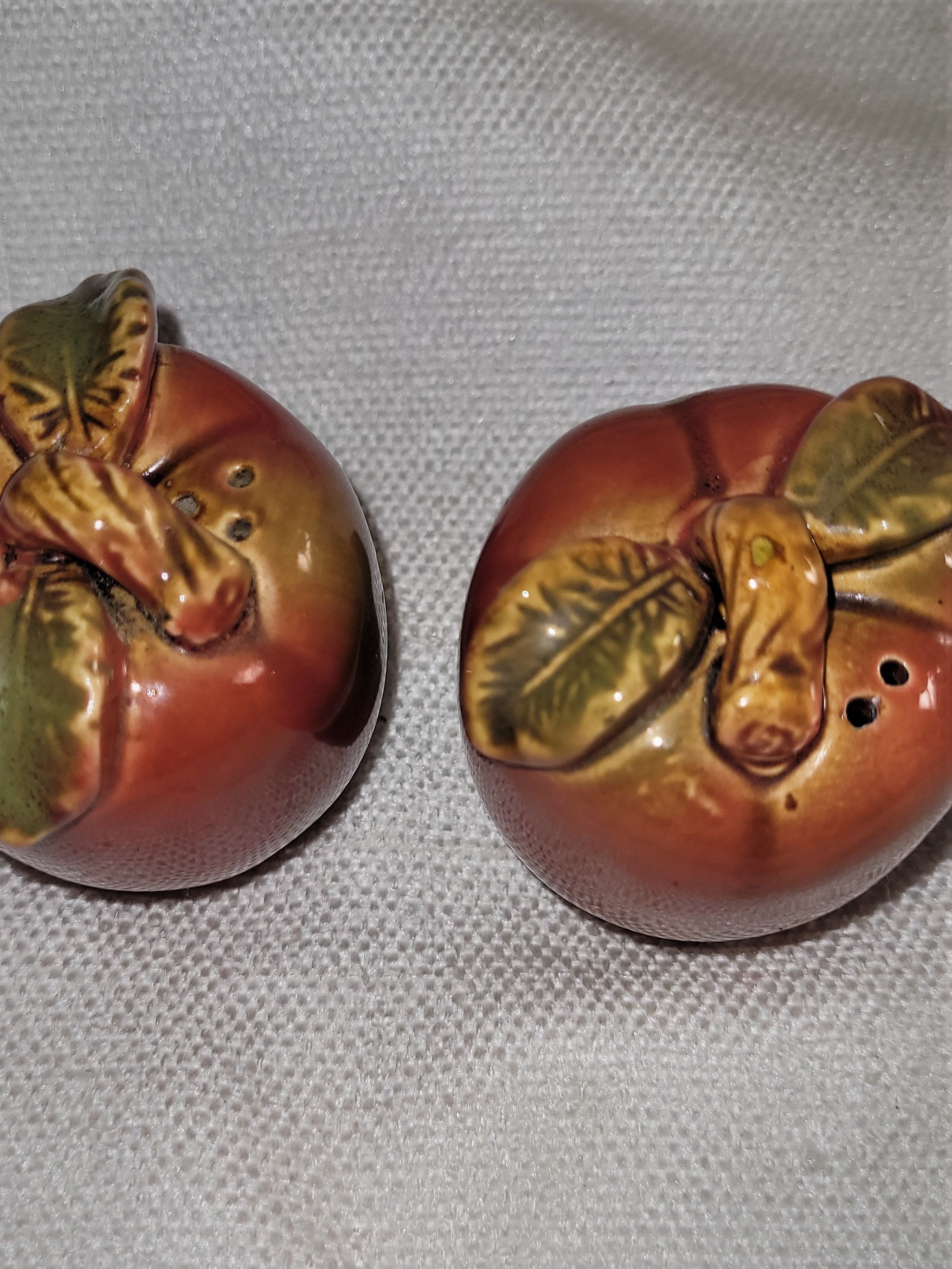 Vintage Ceramic Apple Salt and Pepper Shakers - Etsy
