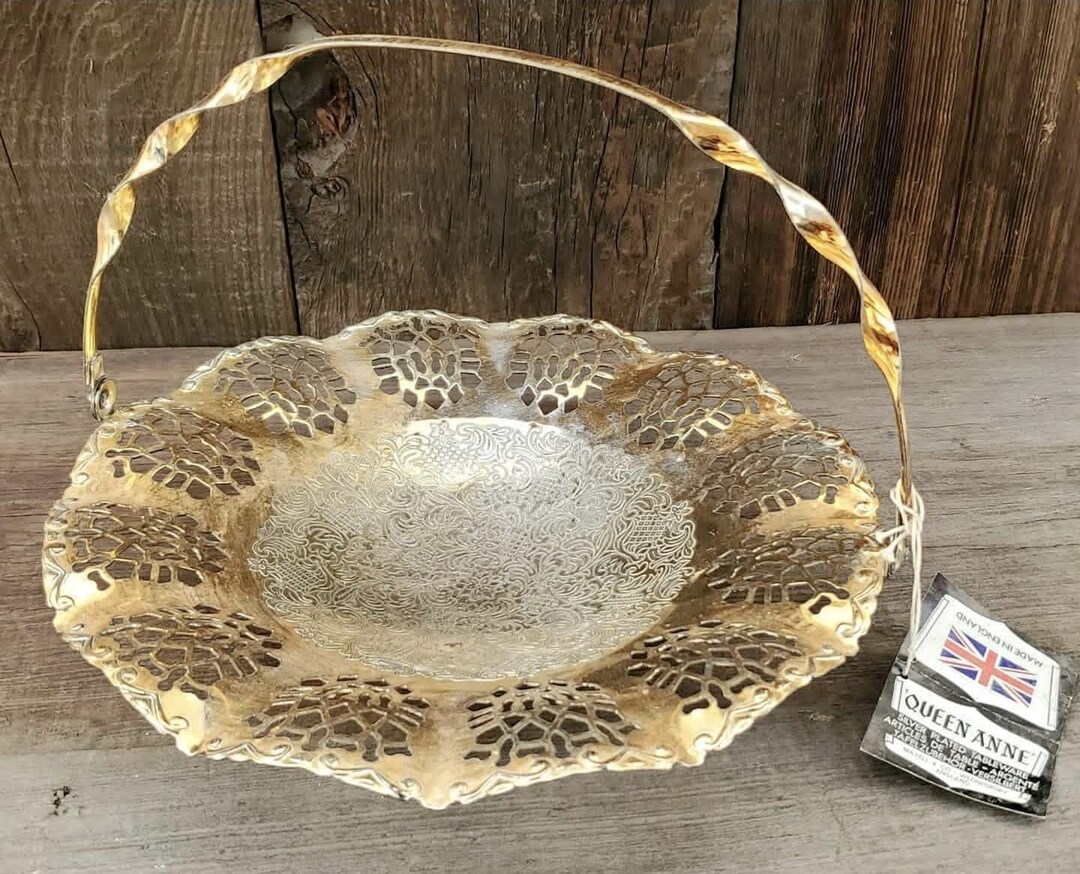 Queen Anne Cake Plate Vintage - Etsy