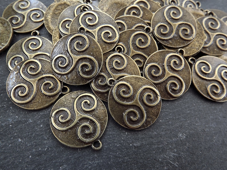 Bronze Celtic Triskelion Pendants, Round Triskele Amulet Pendant Charms ...