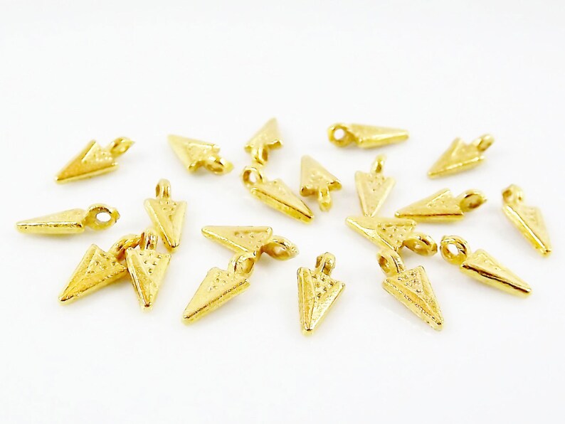 20 Mini Triangle Spike Matte Gold Plated - Etsy