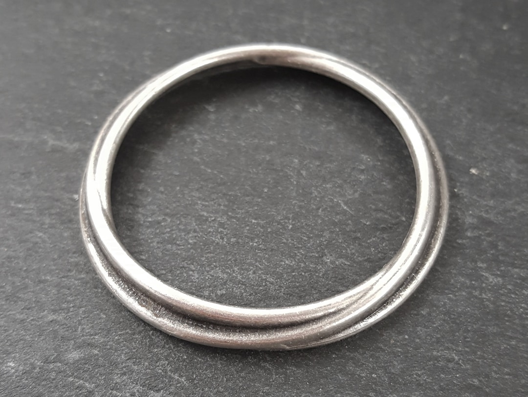Silver Loop Pendant, Intermingling Loop, Round Pendant, Closed Loop ...