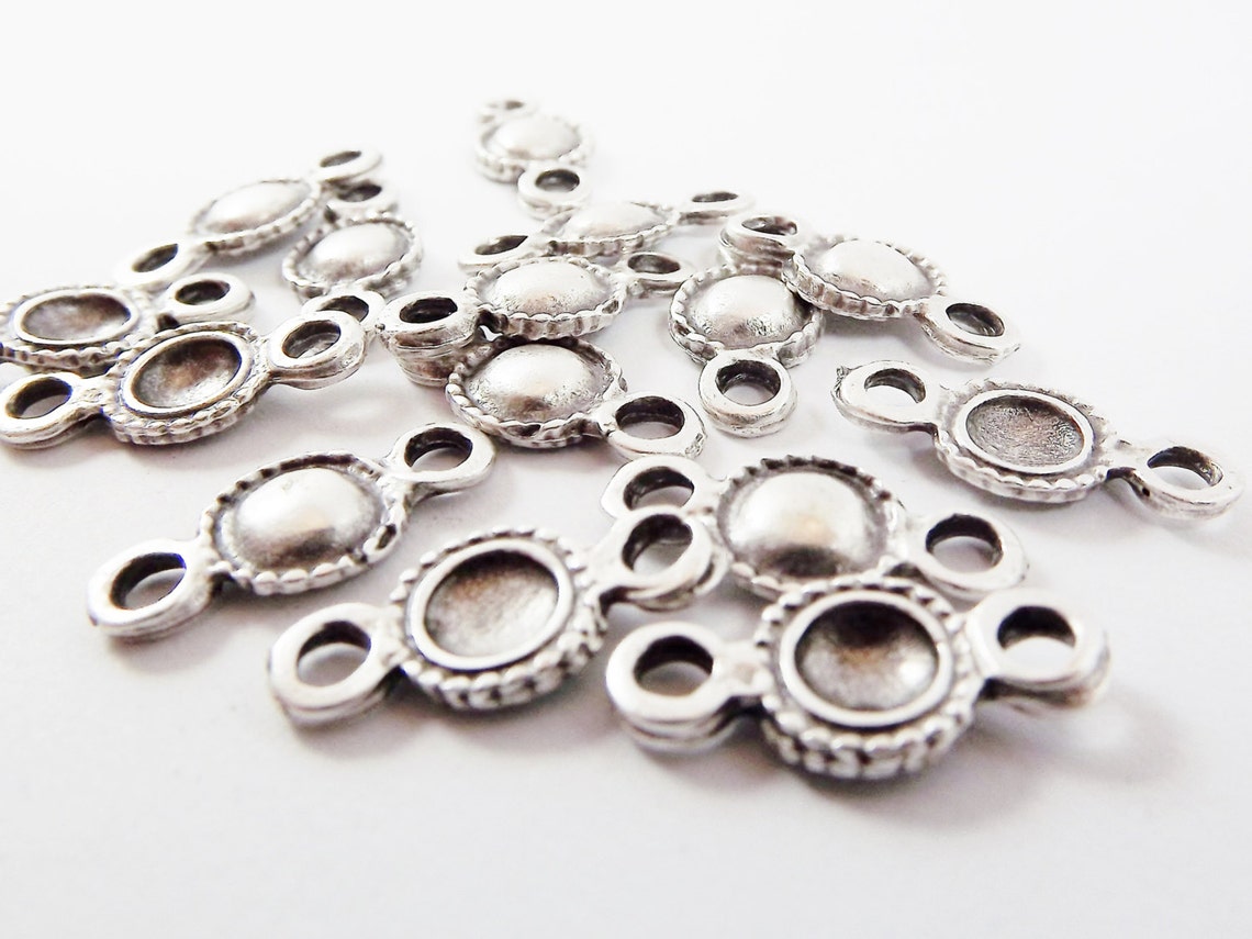 15 Simple Dot Connector Separators - 2 Holes - Matte Silver Plated - Etsy
