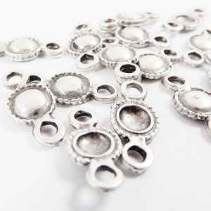 15 Simple Dot Connector Separators - 2 Holes - Matte Silver Plated - Etsy