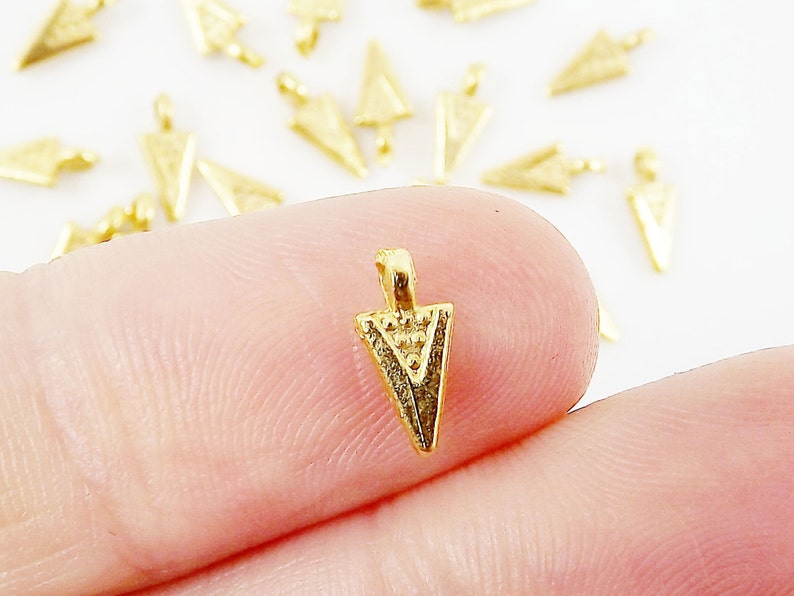 20 Mini Triangle Spike Matte Gold Plated - Etsy