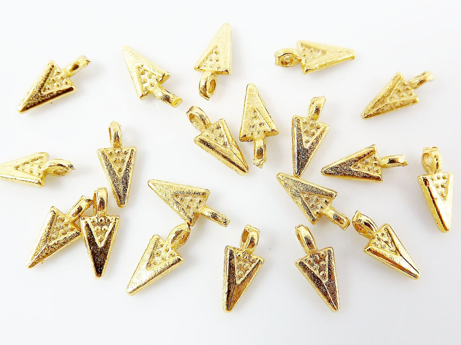 20 Mini Triangle Spike Matte Gold Plated - Etsy